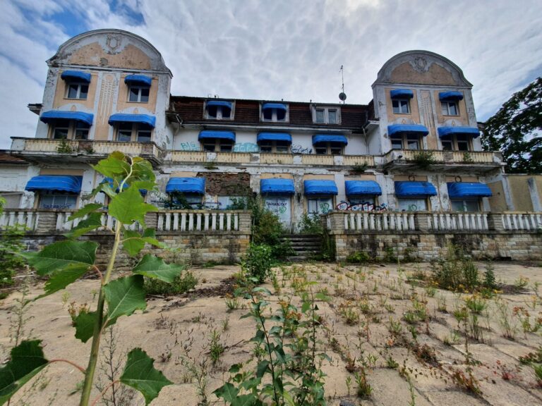 Villa Sohl - Verlassene Villa in Düsseldorf mit Atomschutzbunker ...