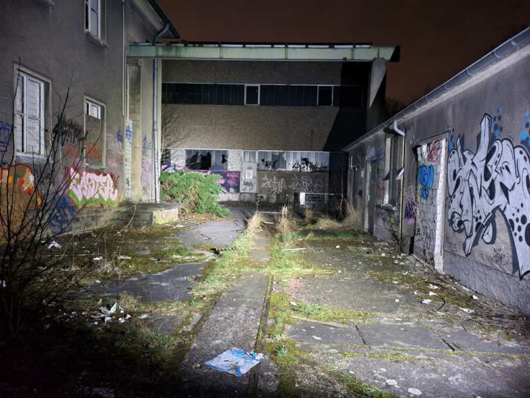 Villa Sohl - Verlassene Villa in Düsseldorf mit Atomschutzbunker ...